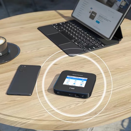 M7 Ultra 5G ミリ波 WiFi 7 モバイルホットスポットルーター、5.8Gbps速度、2.5Gイーサネット対応